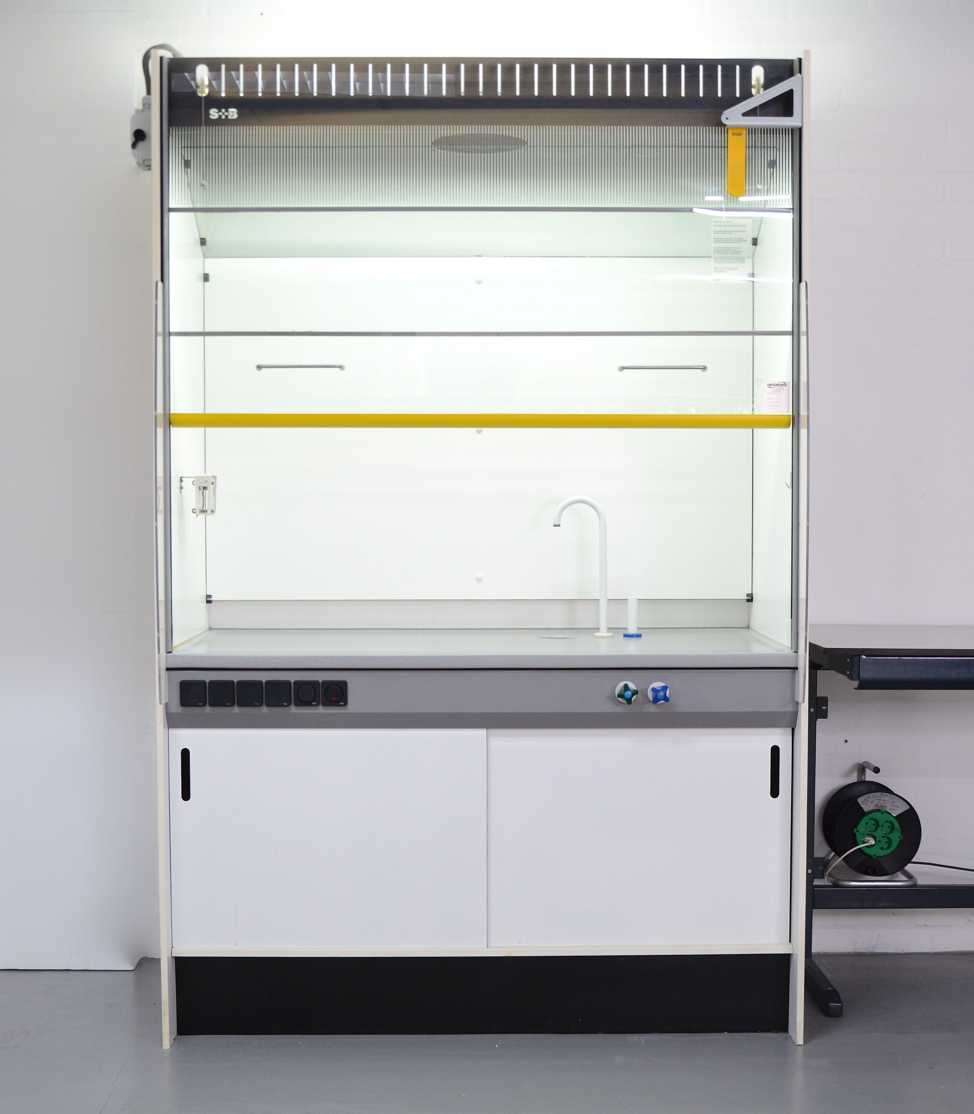 Hotte laboratoire S+B - Gemini BV