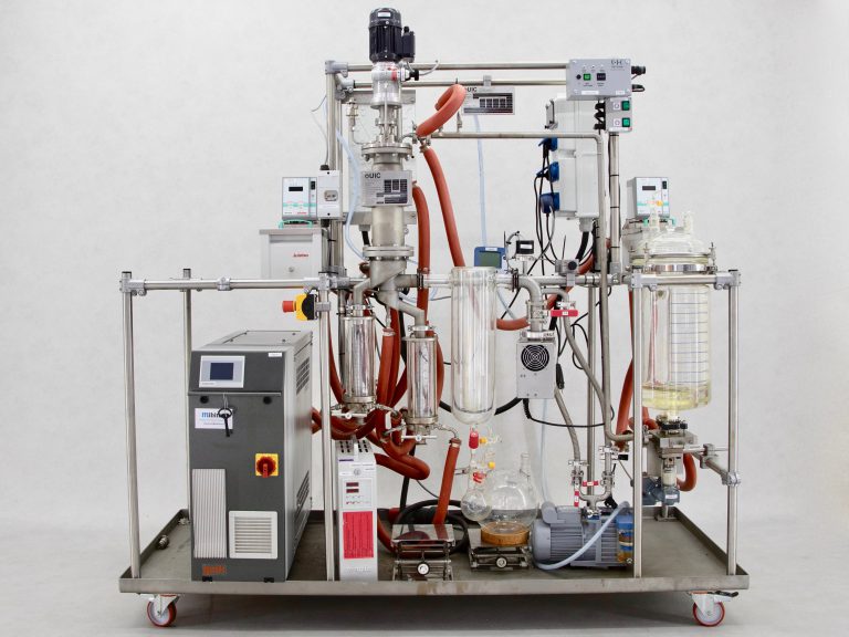 Installation de distillation à court trajet avec dégazeur UIC KD6-EA100 ...