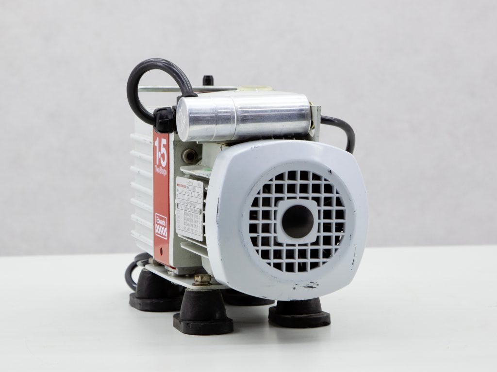 Pompe à vide d'Edwards E2M1.5 - Gemini BV