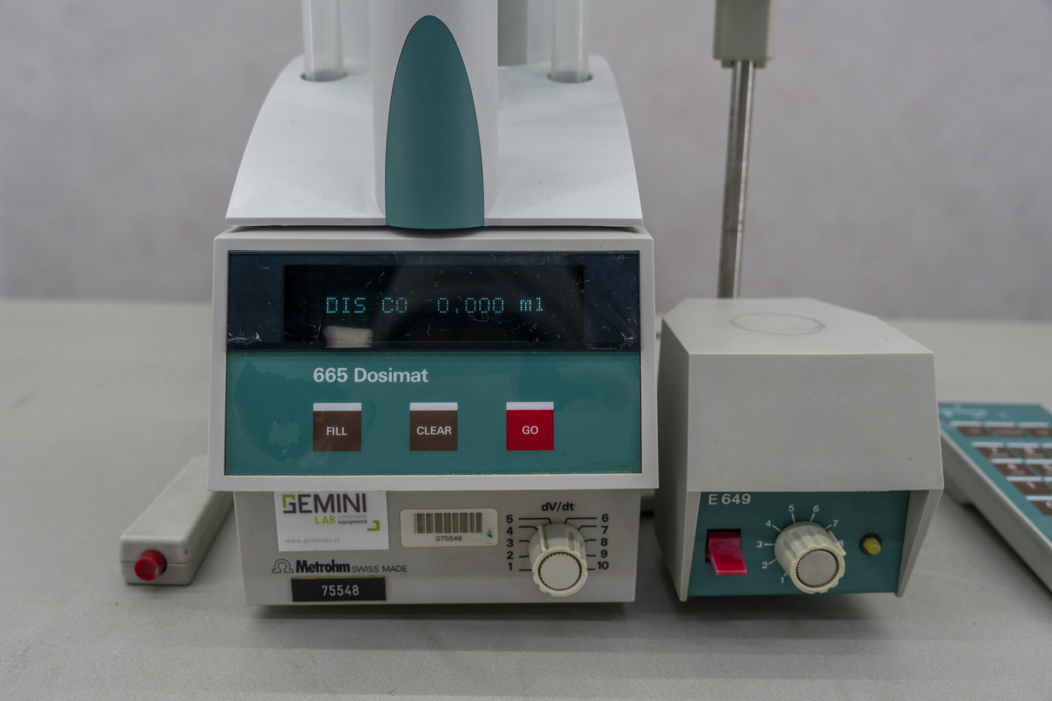 Metrohm 665 Dosimat avec agitateur E649 et unité interchangeable ...
