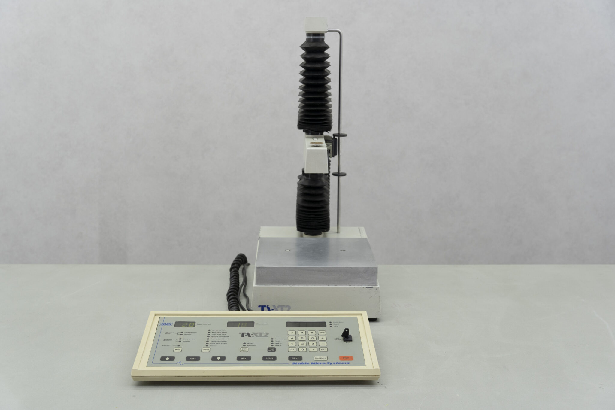 Analyseur de texture Stable Micro Systems TA XT2 - Gemini BV Analyseur de texture Stable Micro Systems TA XT2 - Gemini BV